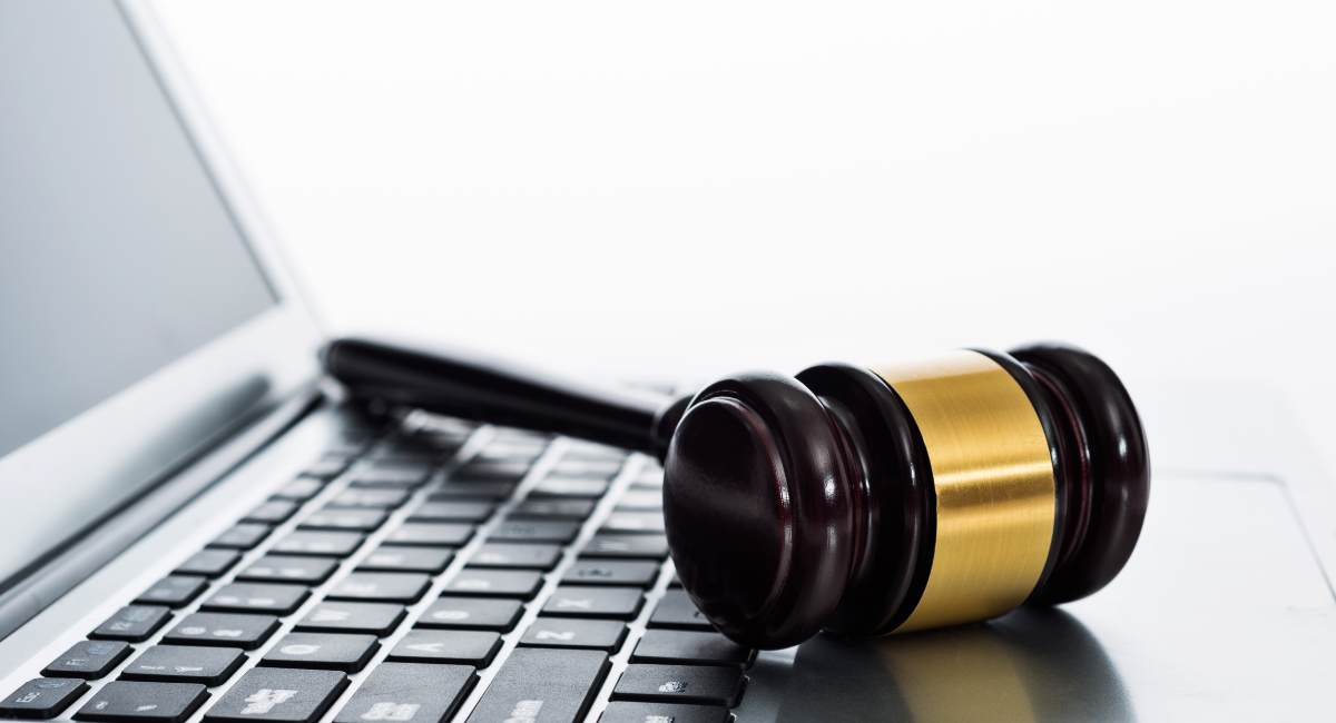 How better data and analytics help general counsel achieve legal and financial goals | DXC ...